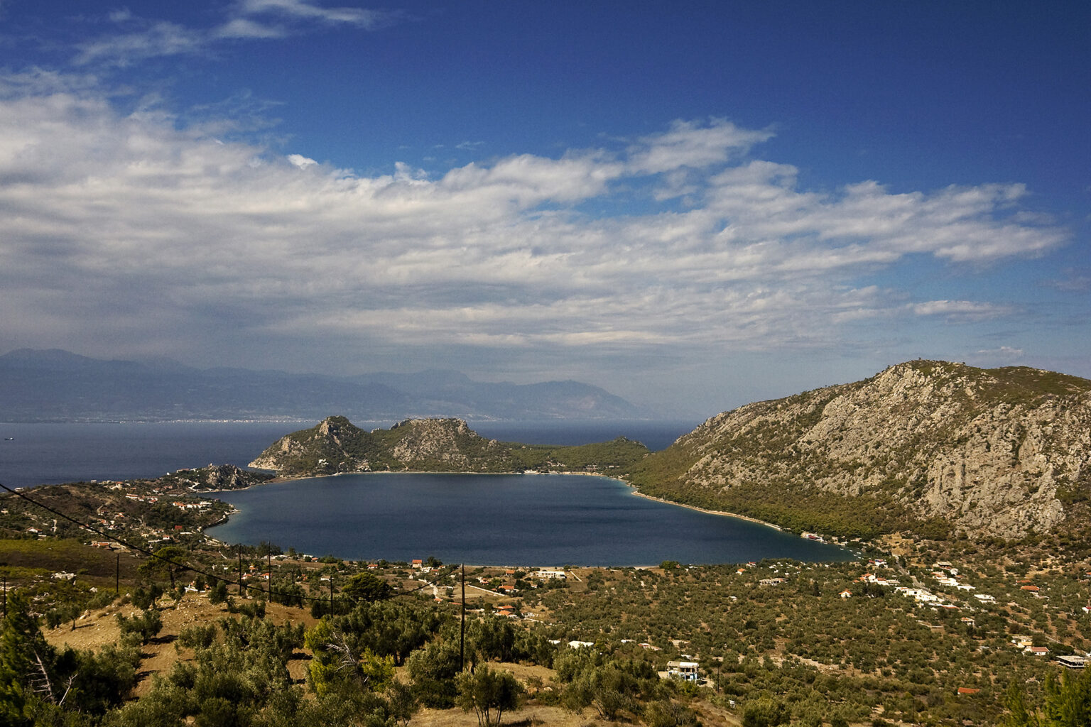 Lake Vouliagmeni: A Stunning Body of Water | travel.gr