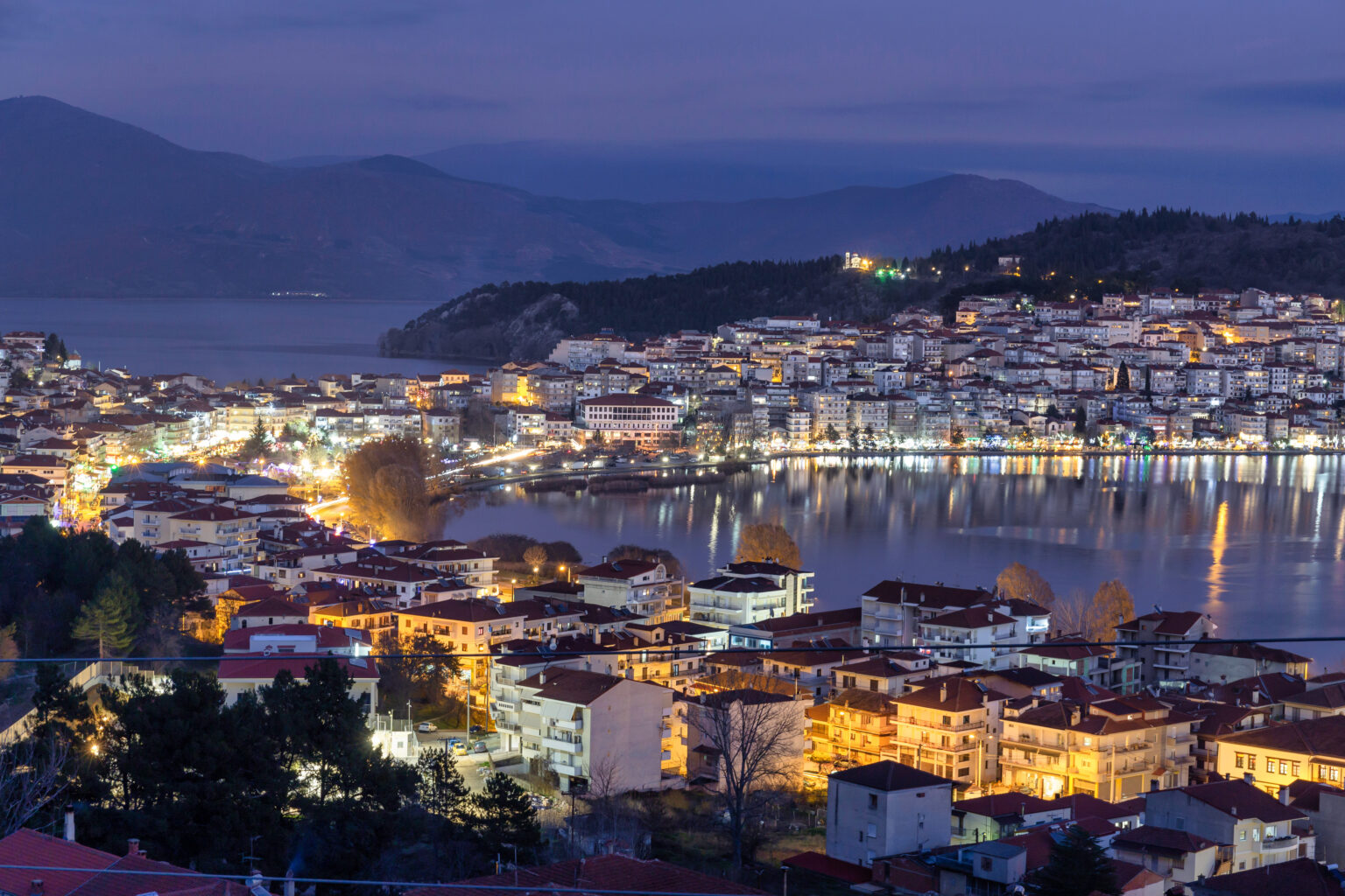 Χριστούγεννα στην Ελλάδα: 5 διαχρονικοί προορισμοί για οικογενειακές ...