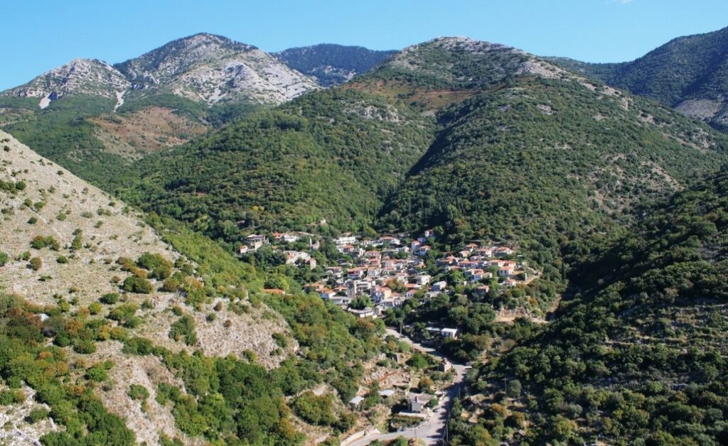 Καστανέα γραφικό καλά κρυμμένο χωριό ορεινή Μάνη | travel.gr