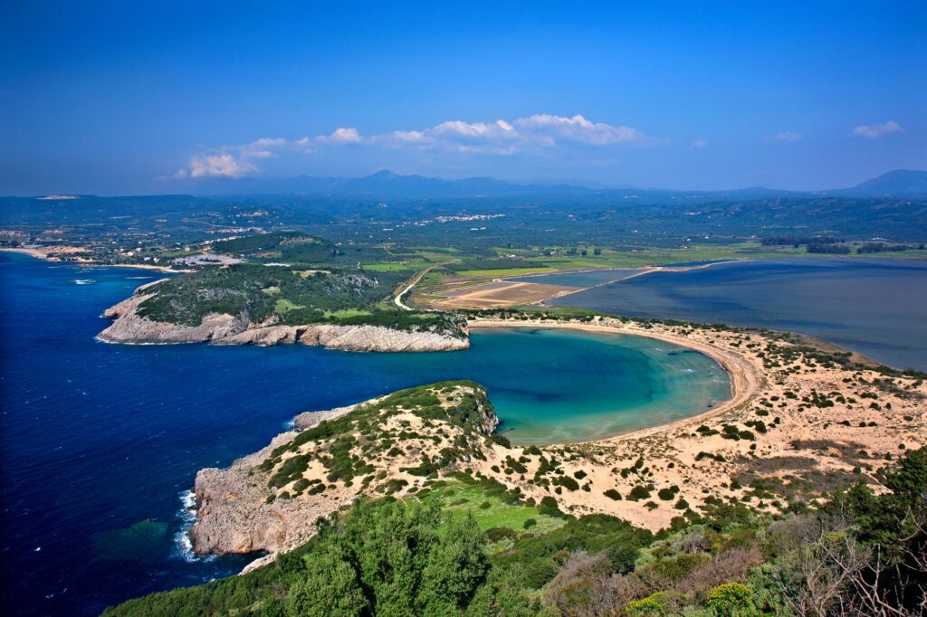 Η παραθαλάσσια Πελοπόννησος σε 10 στάσεις | travel.gr
