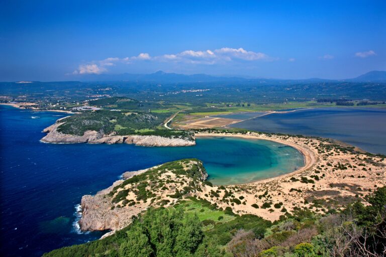 Η παραθαλάσσια Πελοπόννησος σε 10 στάσεις | travel.gr