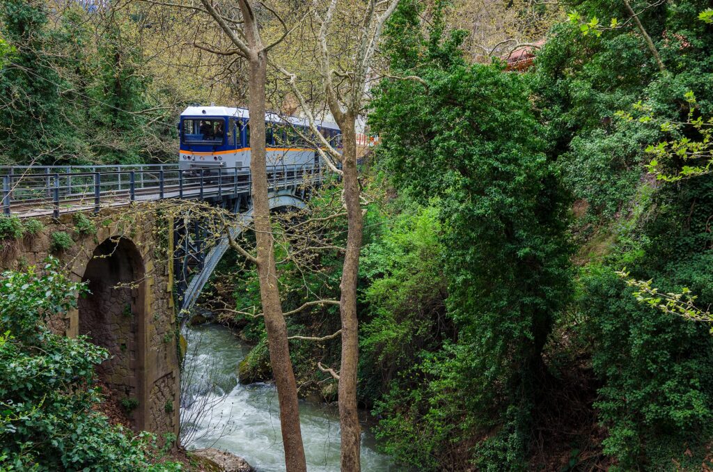 Ανακαλύπτοντας τα Καλάβρυτα και το φαράγγι του Βουραϊκού