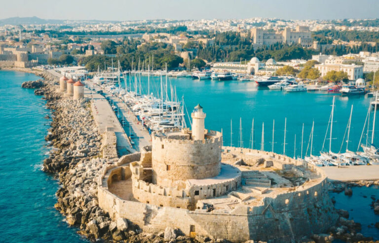 Explore the Old Town of Rhodes Island, Greece| travel.gr