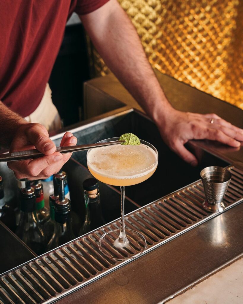 10 μπαρ στο Παρίσι για πραγματικό fine drinking | travel.gr