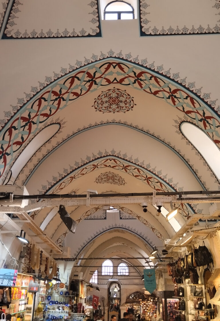 Οι άγνωστες σκεπαστές αγορές της Πόλης | travel.gr