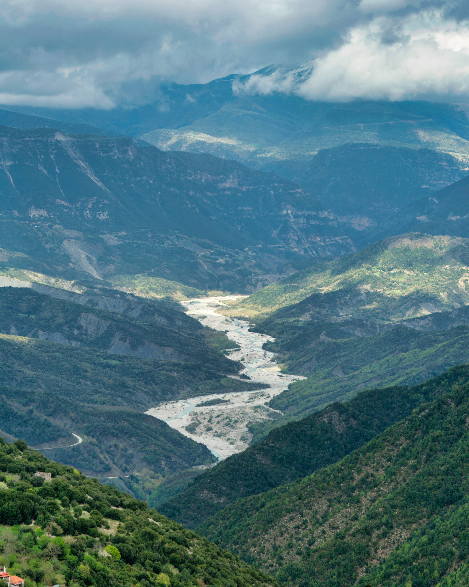 Rafting on the Arachthos River, Northwestern Greece | travel.gr