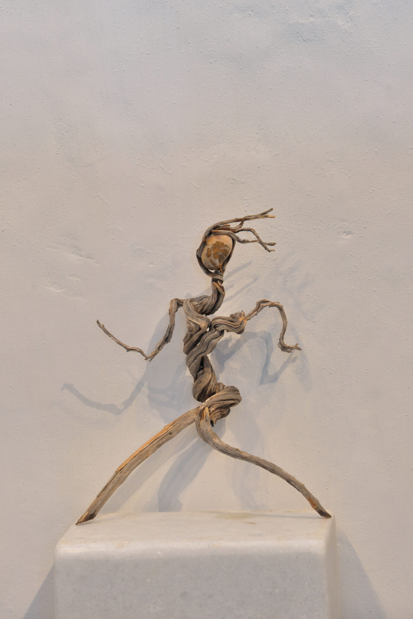 Ζανής Ρούσσας: Ο αυτοδίδακτος καλλιτέχνης της Σύρου| travel.gr