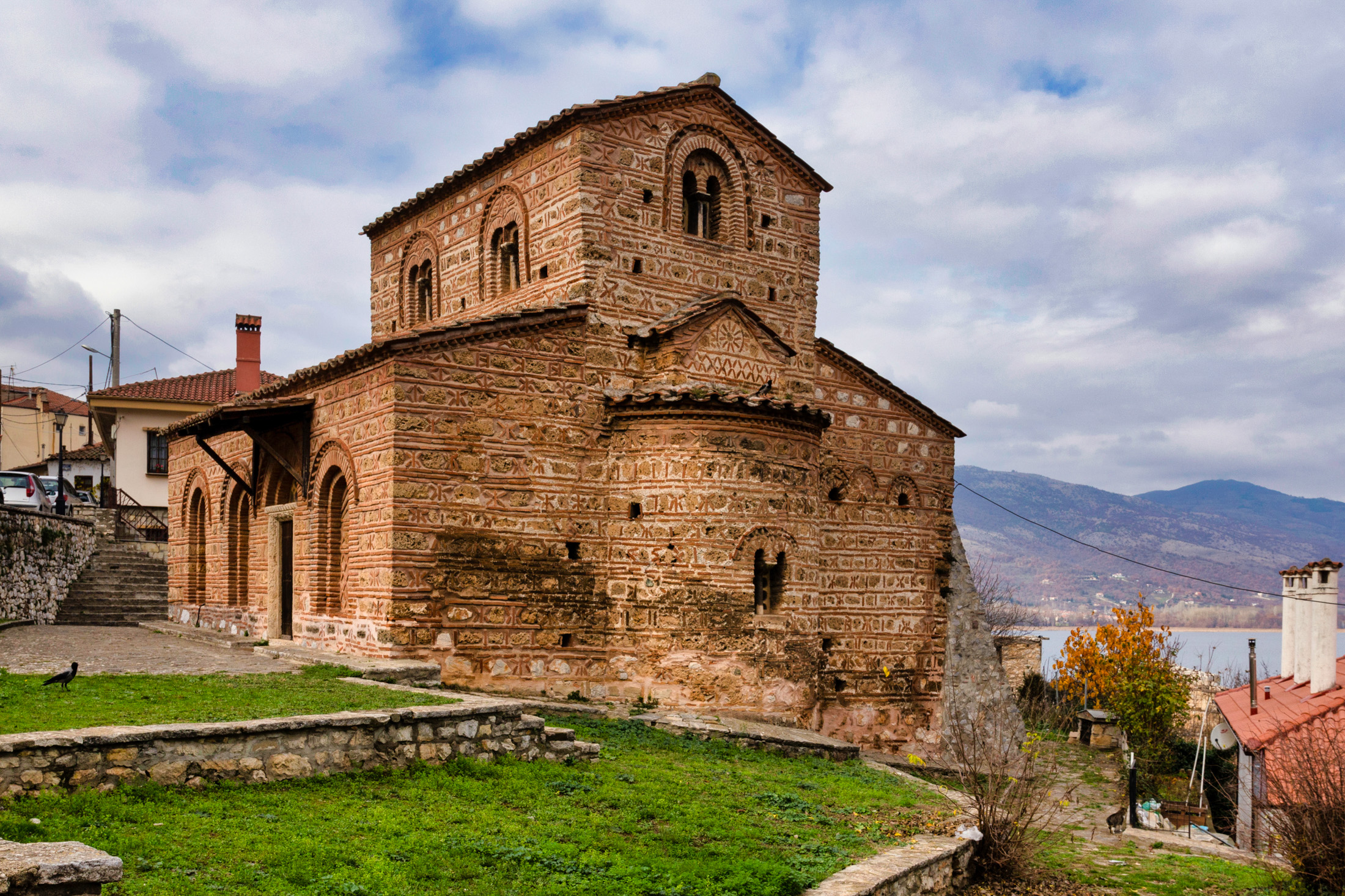 Οι ναοί της Καστοριάς| travel.gr
