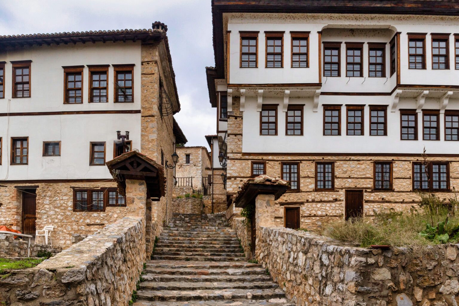 Καστοριά: Ντόλτσο, συνοικία με μακεδονίτικα αρχοντικά | travel.gr