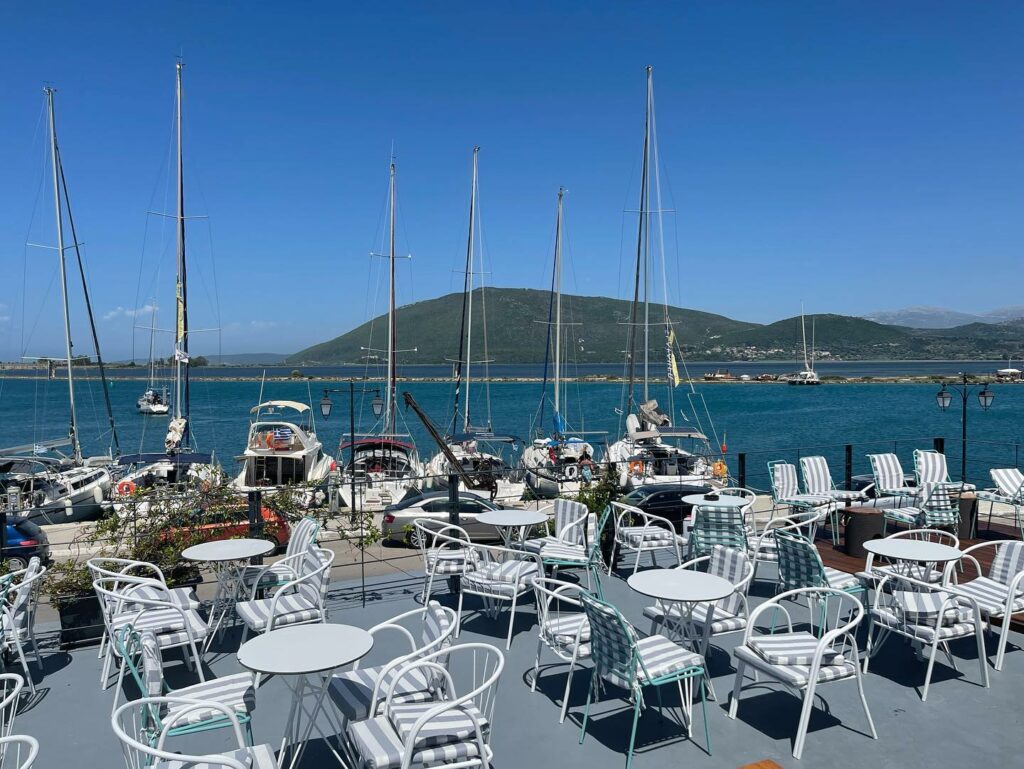 Beach Bars, Bars and Bites | travel.gr