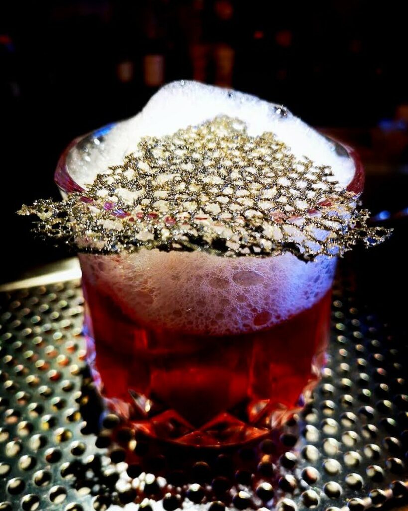 Skiathos: 10 Bars For a Great Night Out | travel.gr