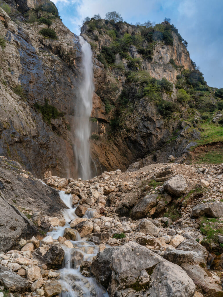 Οι δίδυμοι καταρράκτες των Τζουμέρκων| travel.gr