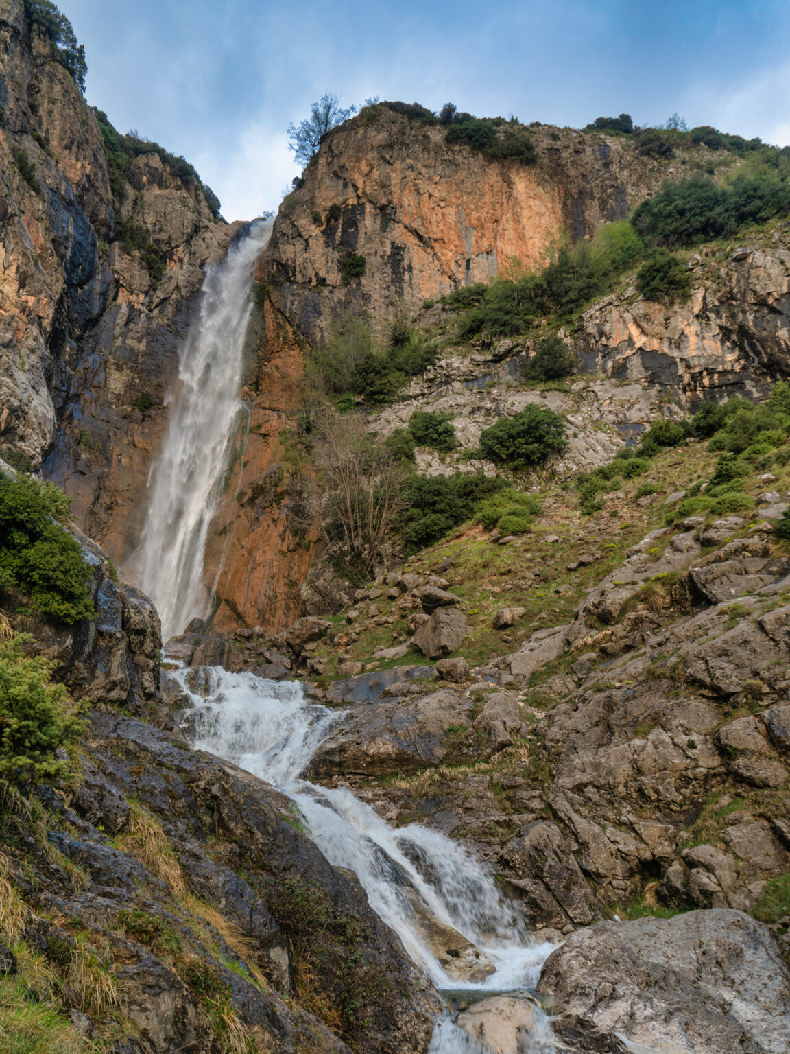 Οι δίδυμοι καταρράκτες των Τζουμέρκων| travel.gr