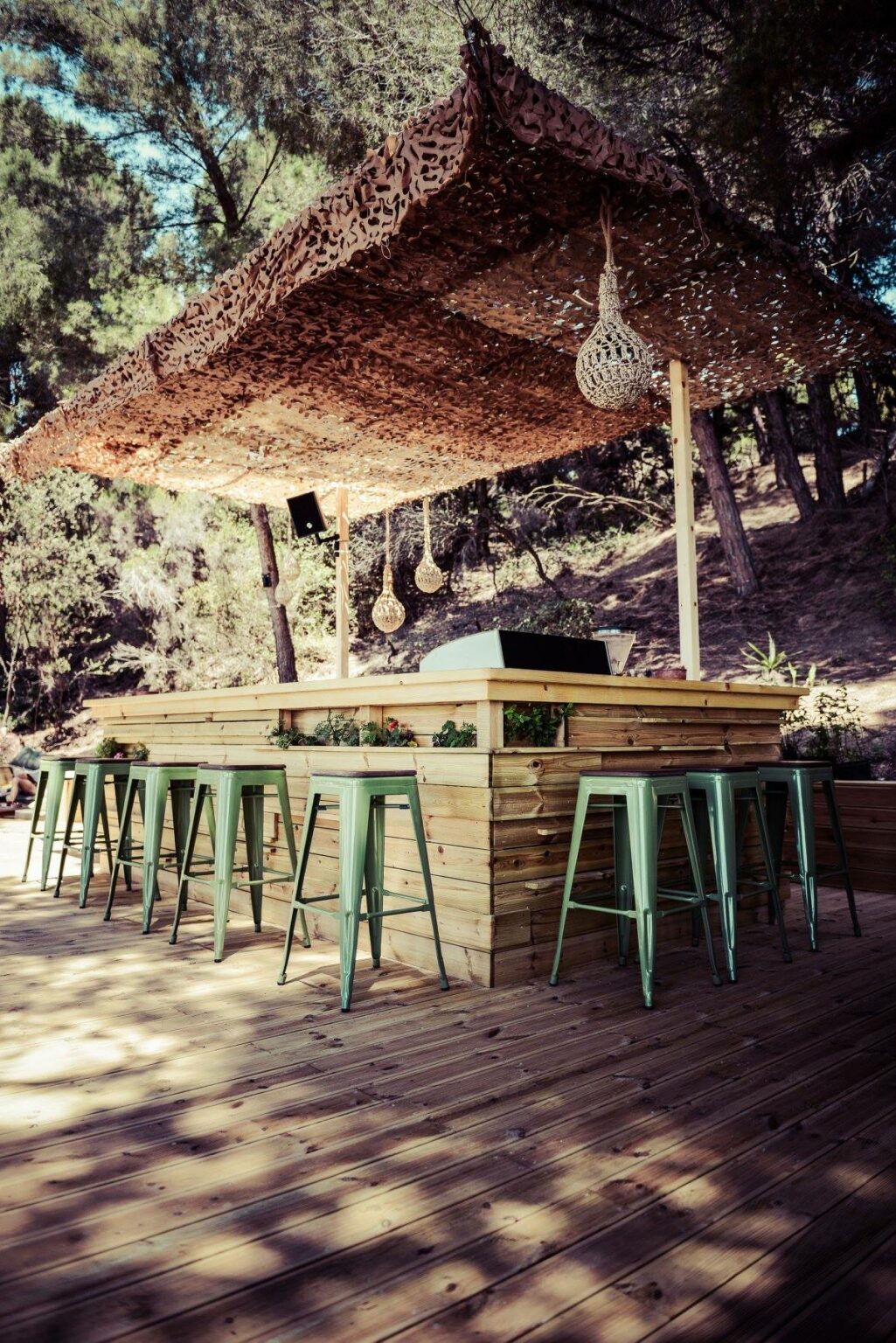 Beachside Bliss: Best Beach Bars on Skiathos Island | travel.gr