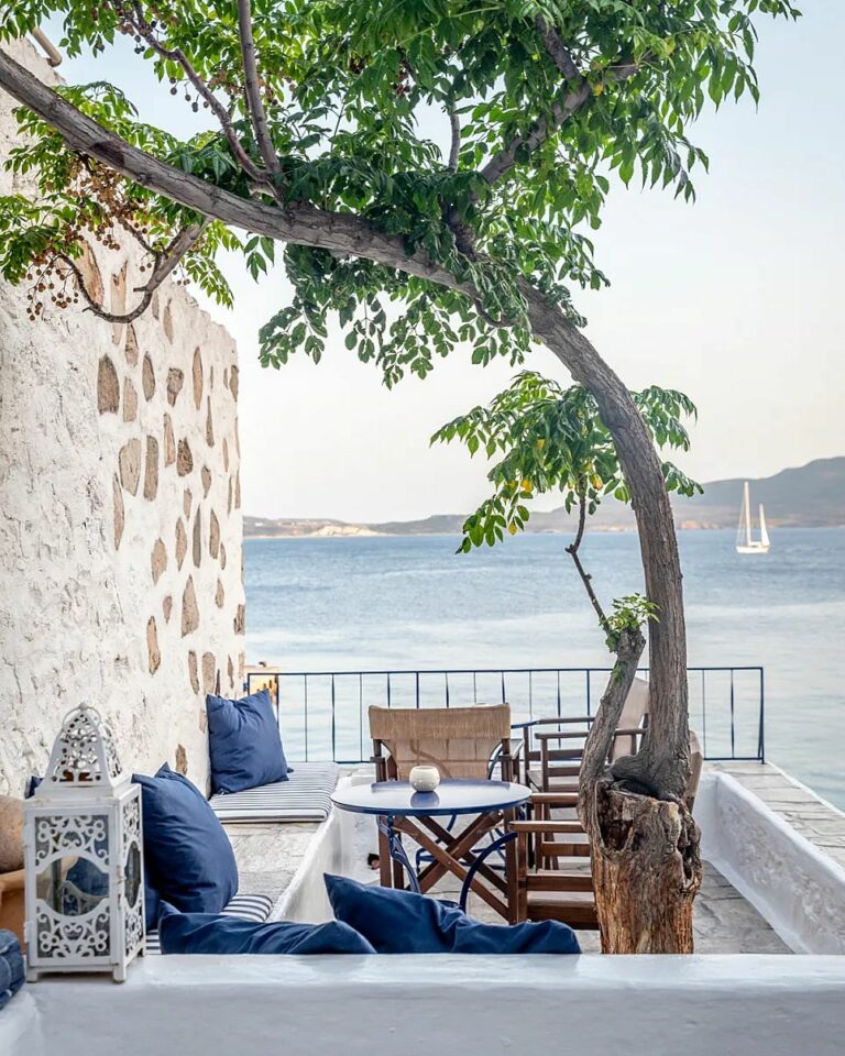 Fresh Summer Breeze at Milos' 8 Best Bars | travel.gr
