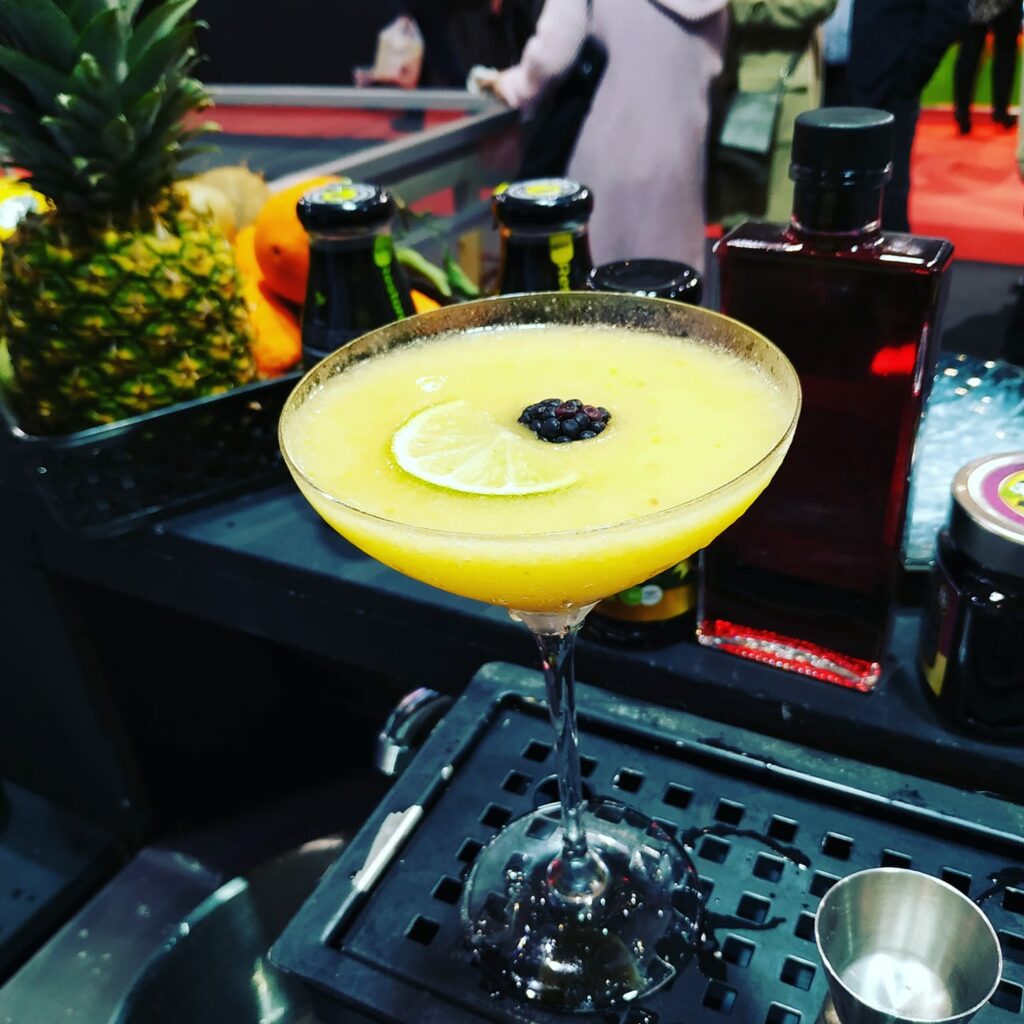 Fresh Summer Breeze at Milos' 8 Best Bars | travel.gr