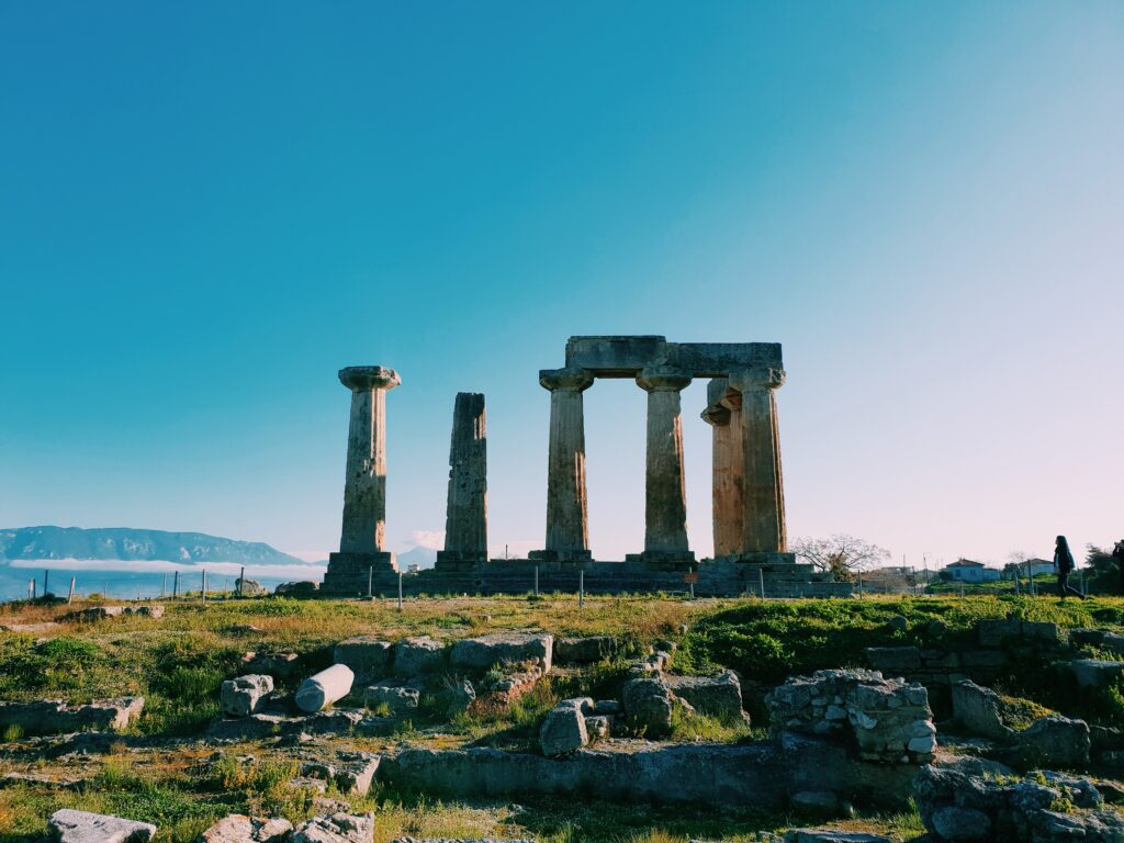 Οικογενειακό ταξίδι στους Δελφούς: Ανακαλύπτοντας τον ιερό τόπο