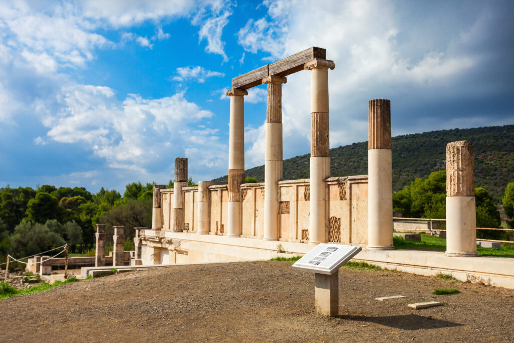 Tαξίδι με παιδιά: Επίσκεψη στο Ασκληπιείο