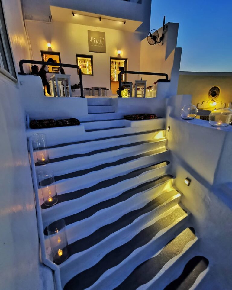 Fresh Summer Breeze at Milos' 8 Best Bars | travel.gr