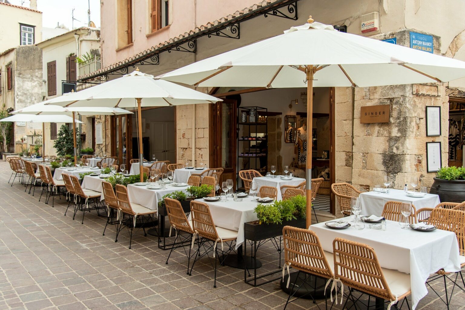 Some of the Best Places to Dine in Chania, Crete| travel.gr
