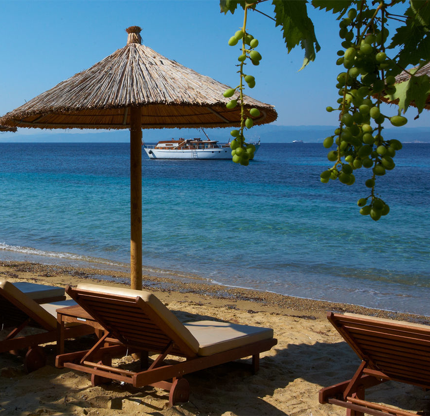 Beachside Bliss: Best Beach Bars on Skiathos Island | travel.gr