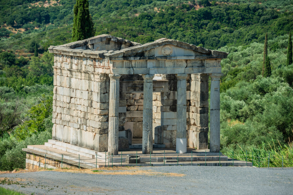 Καλαμάτα, Τζια, Χαλκίδα για τα επόμενα τριήμερα | travel.gr
