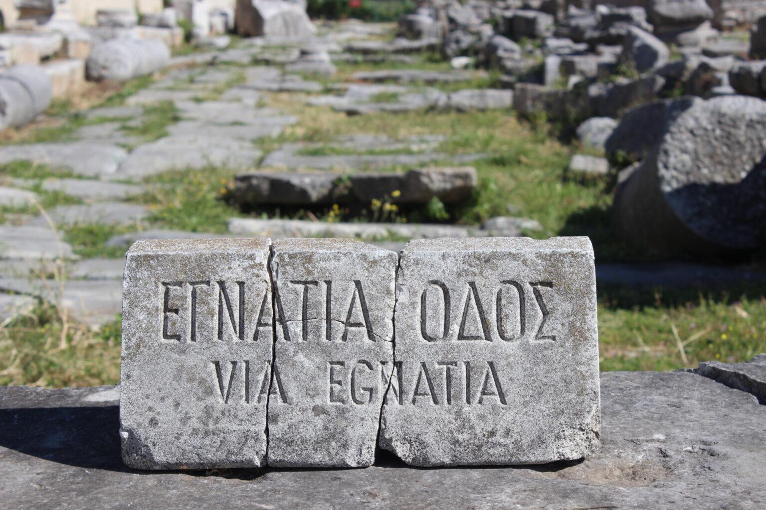 | travel.gr Επίσκεψη στον Αρχαιολογικό Χώρο Φιλίππων