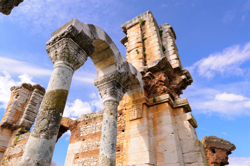 | travel.gr Επίσκεψη στον Αρχαιολογικό Χώρο Φιλίππων