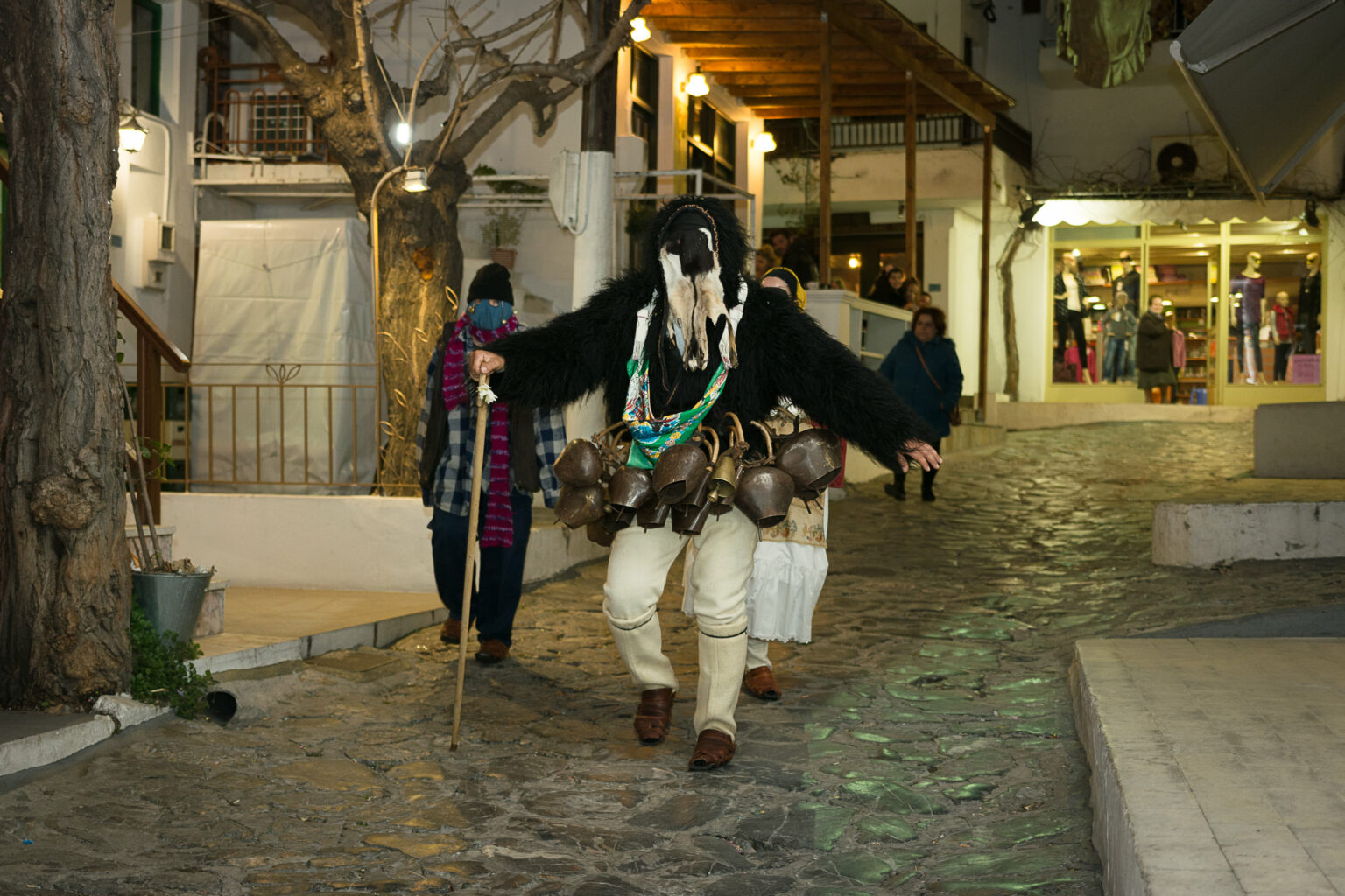 Oι Απόκριες στην Σκύρο είναι μια ιδιαίτερη εμπειρία | travel.gr
