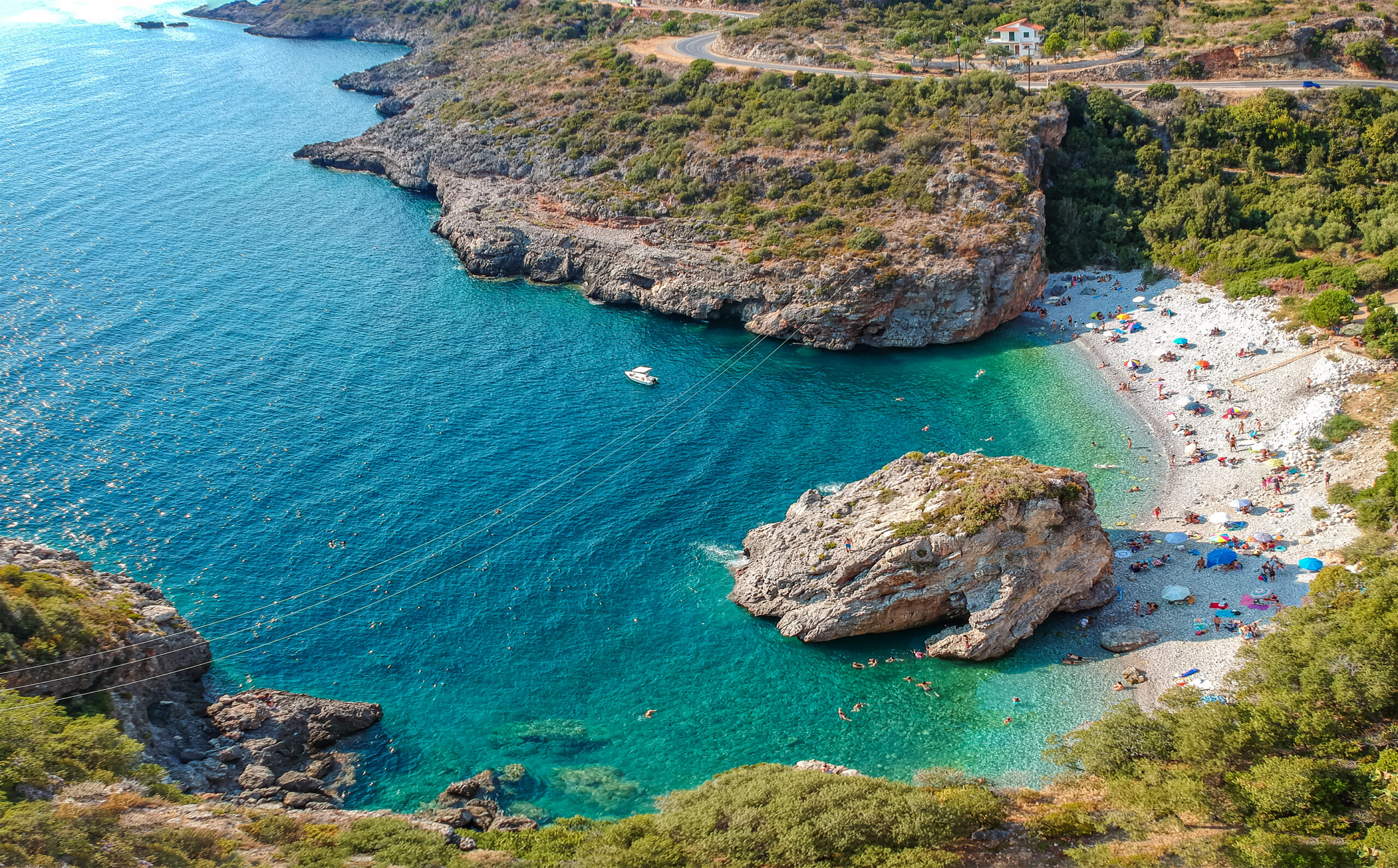 Three beaches in the captivating landscape of Mani| travel.gr