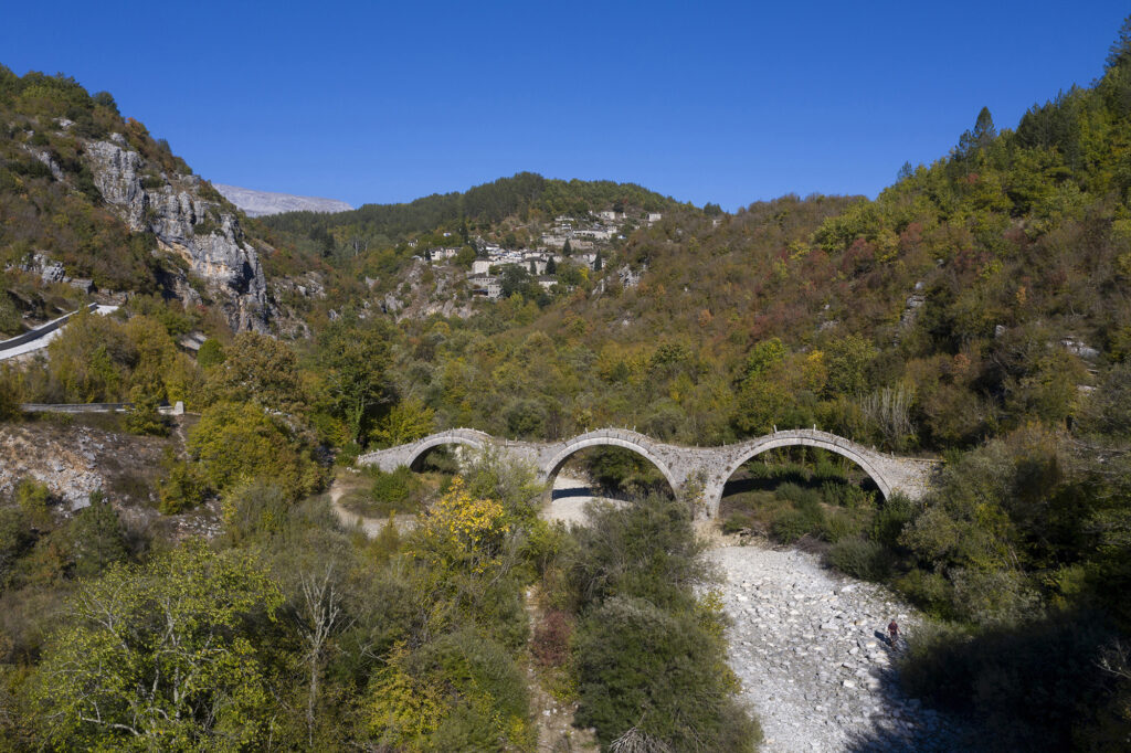 Κήποι Ζαγοροχώρι όμορφες αυλές δικό του ποτάμι | travel.gr