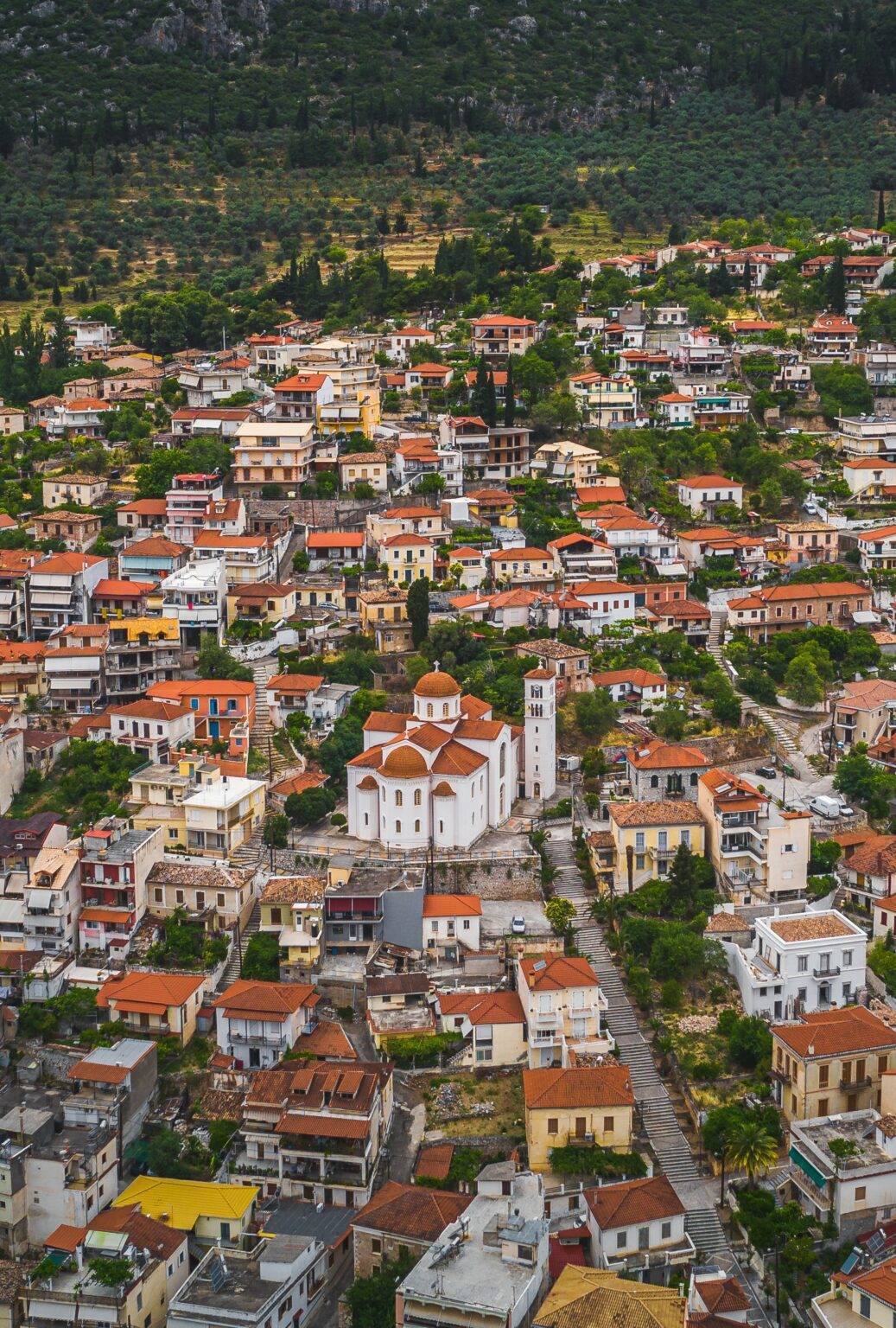 Ταξίδι στην Άμφισσα | travel.gr