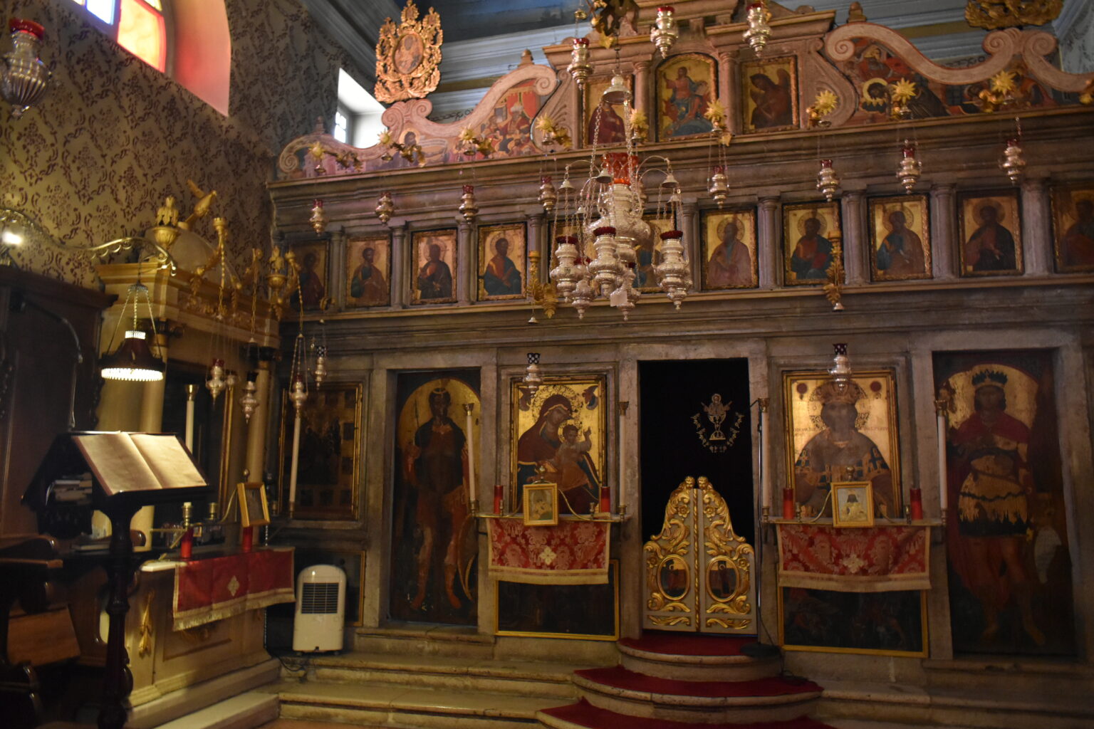 5 must-see historical churches in Corfu's Old Town| travel.gr