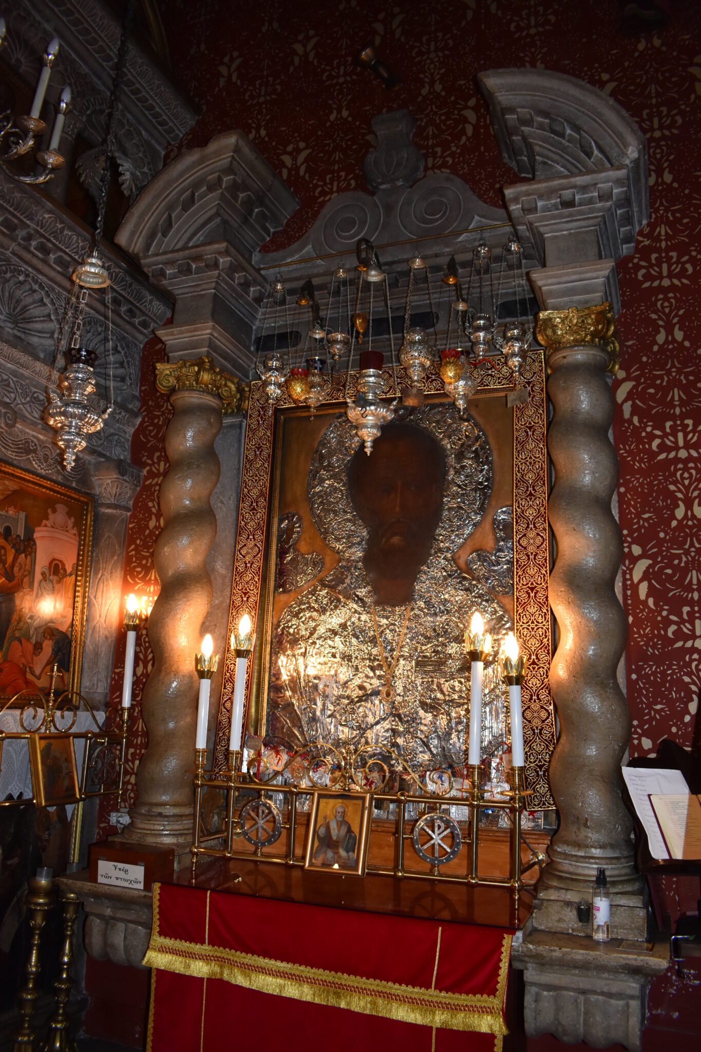 5 must-see historical churches in Corfu's Old Town| travel.gr