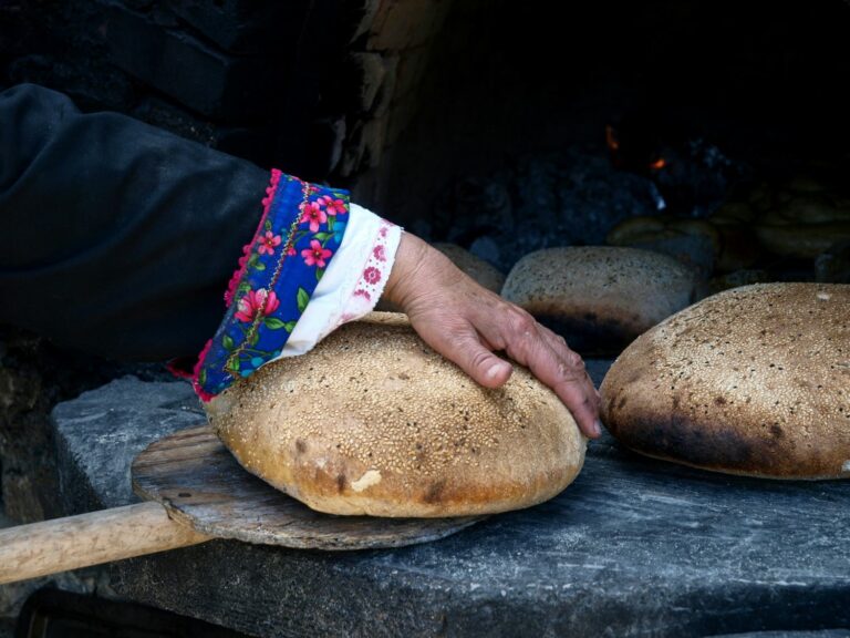 Μεγάλη Εβδομάδα φουρνισμάτων Όλυμπο Καρπάθου | travel.gr