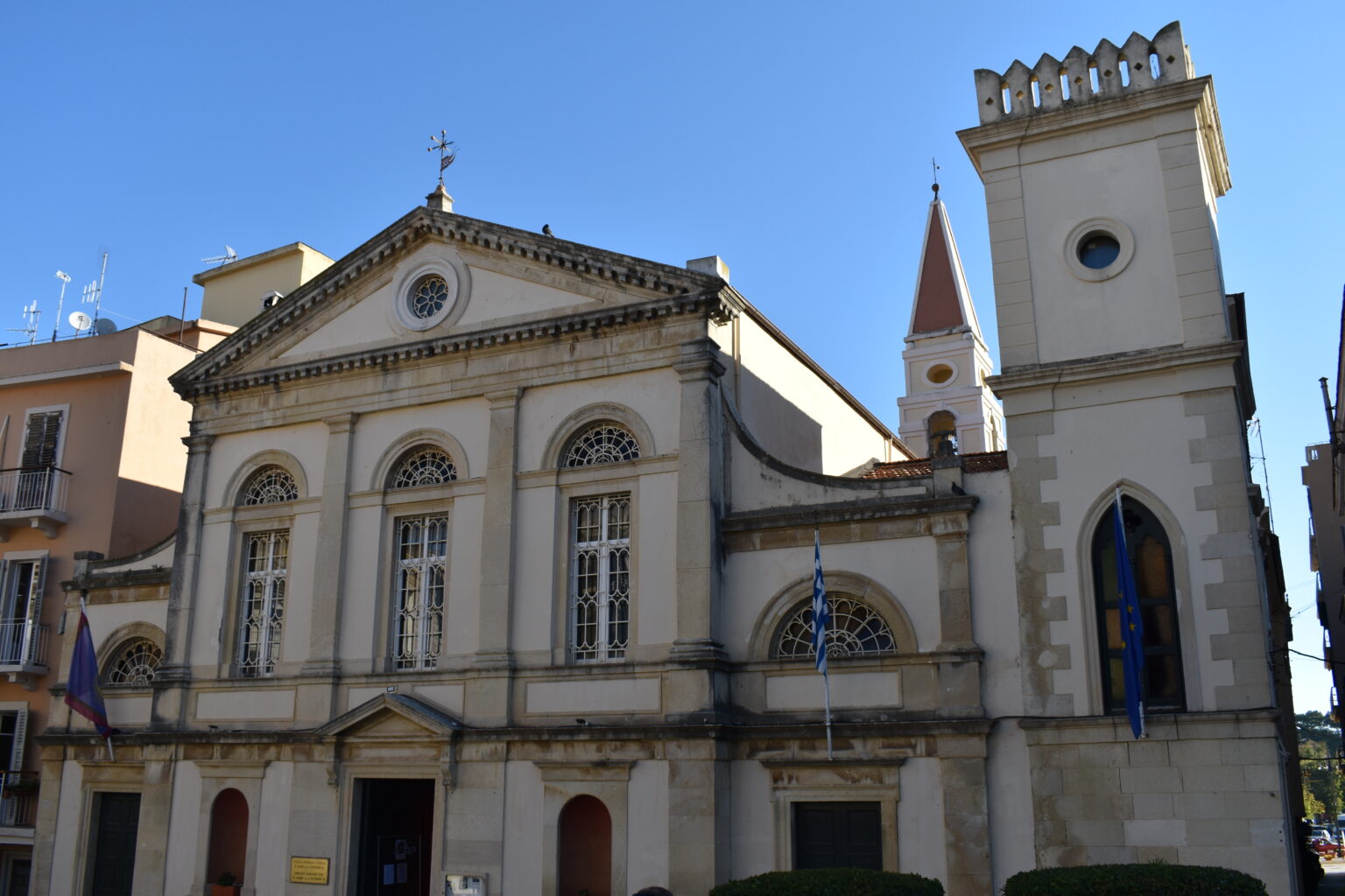 5 must-see historical churches in Corfu's Old Town| travel.gr