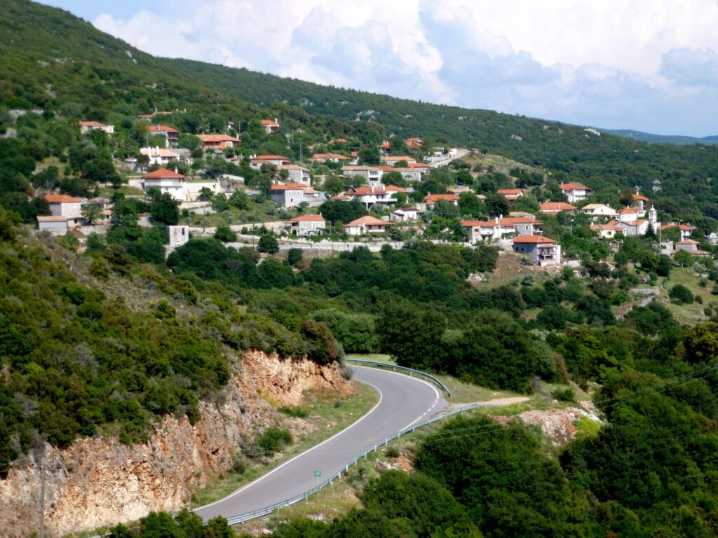 Ψάρι ο παραδοσιακός οικισμός Αρκαδίας | travel.gr