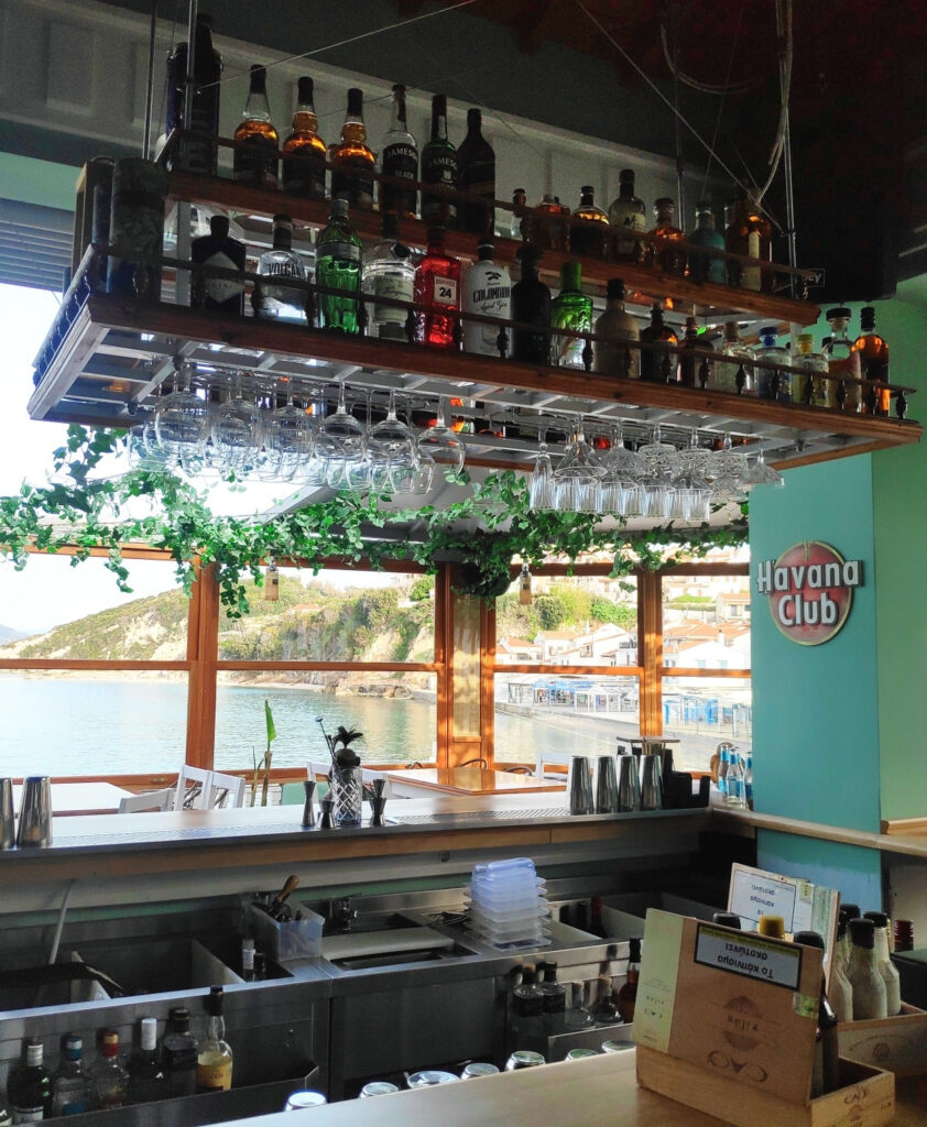 The North Aegean Island of Samos' Eclectic Bars| travel.gr