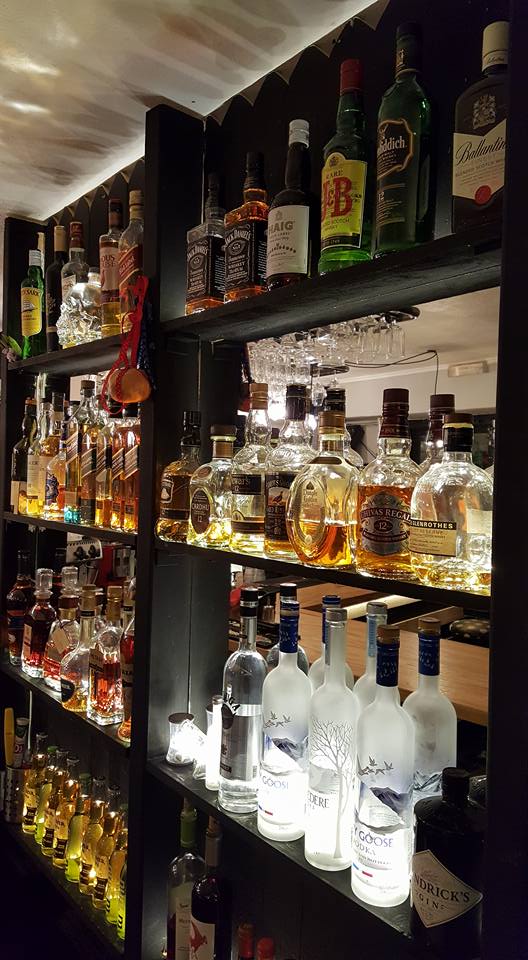 Parga's Nightlife: Great Bars and Unforgettable Views| travel.gr