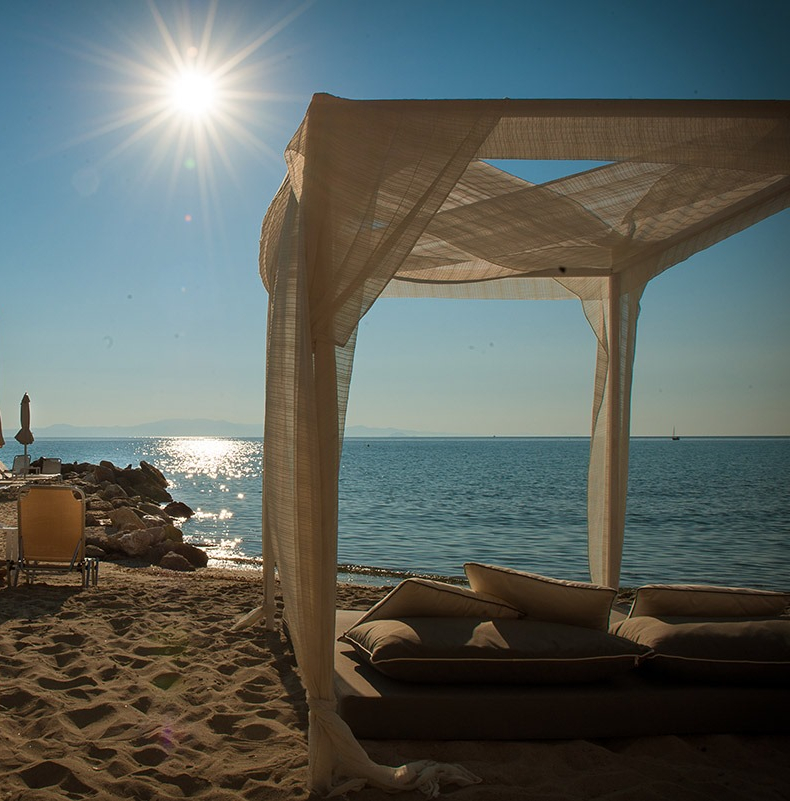 Sun-soaked Revelry at the Beach Bars of Halkidiki | travel.gr