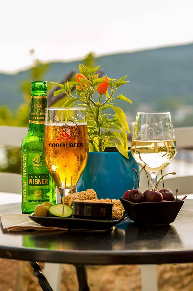 Parga's Nightlife: Great Bars and Unforgettable Views| travel.gr