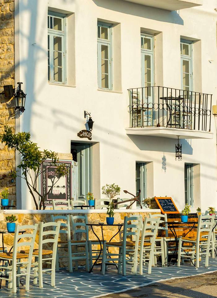 Parga's Nightlife: Great Bars and Unforgettable Views| travel.gr