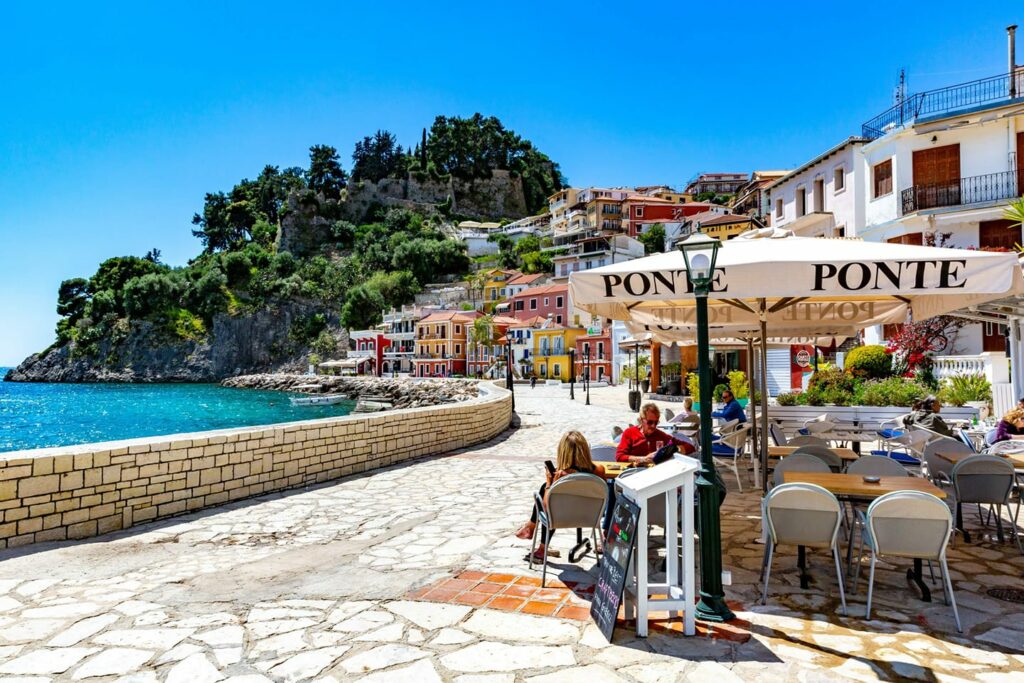 Parga's Nightlife: Great Bars and Unforgettable Views| travel.gr