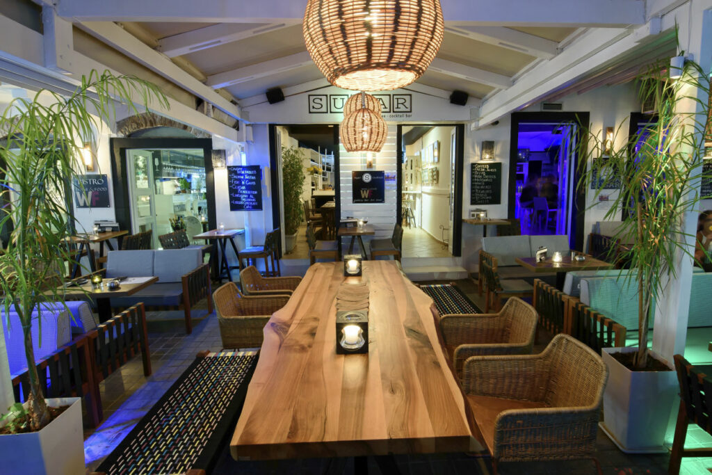 Parga's Nightlife: Great Bars and Unforgettable Views| travel.gr