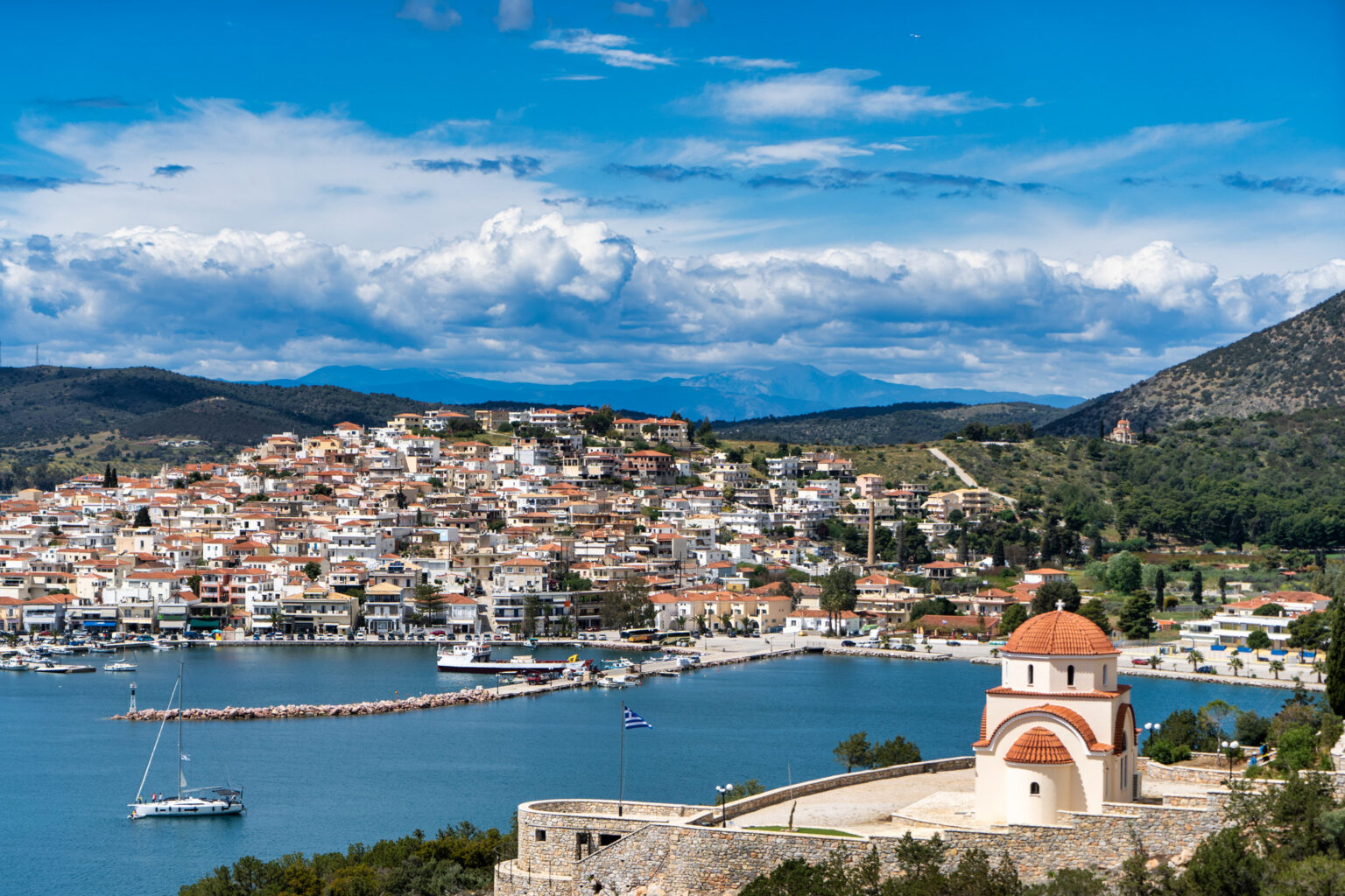 Ανακαλύπτοντας ιστορία και ομορφιές της Ερμιόνης | travel.gr