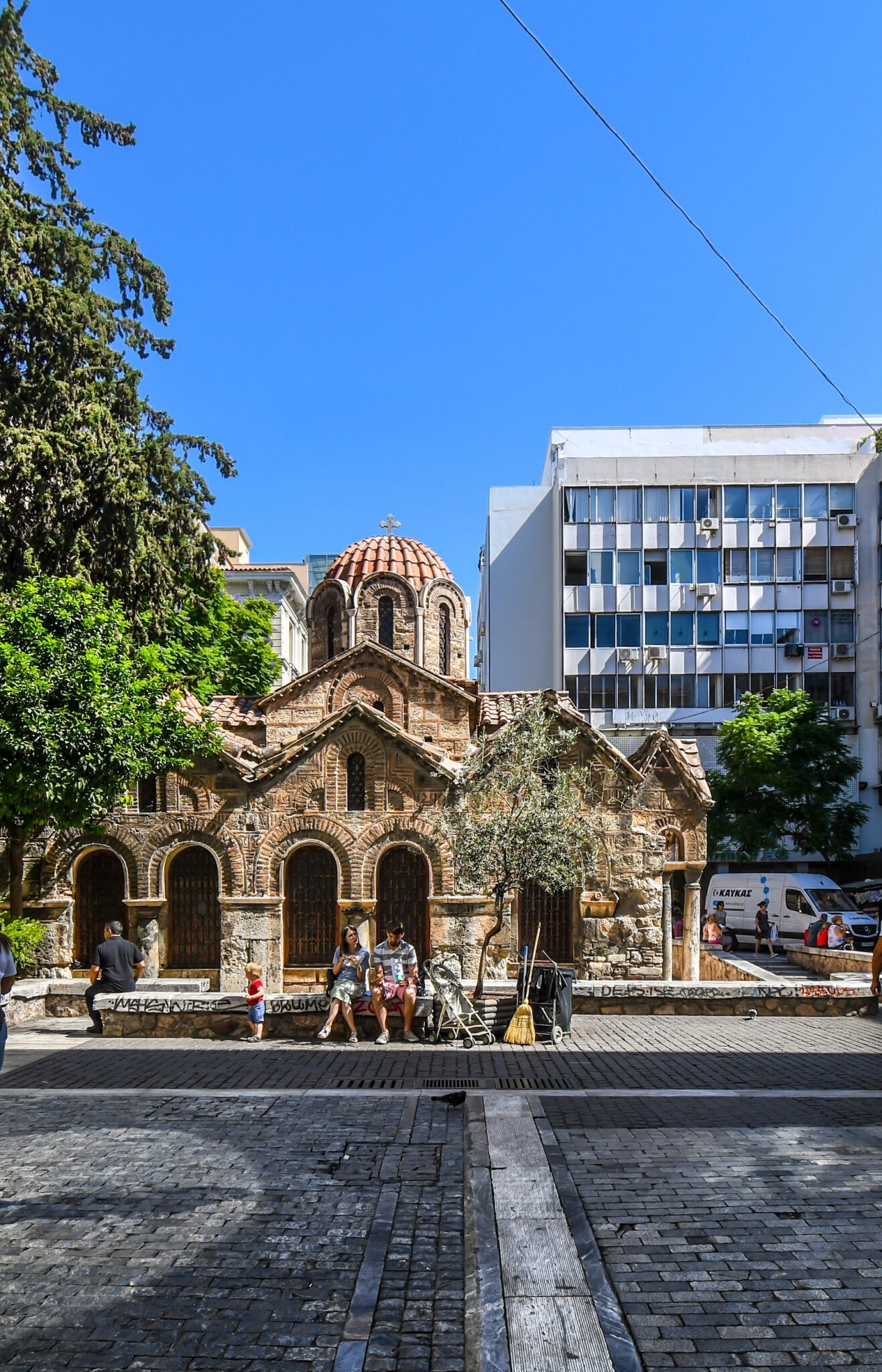 7 πλατείες της Ελλάδας που αφηγούνται την ιστορία της