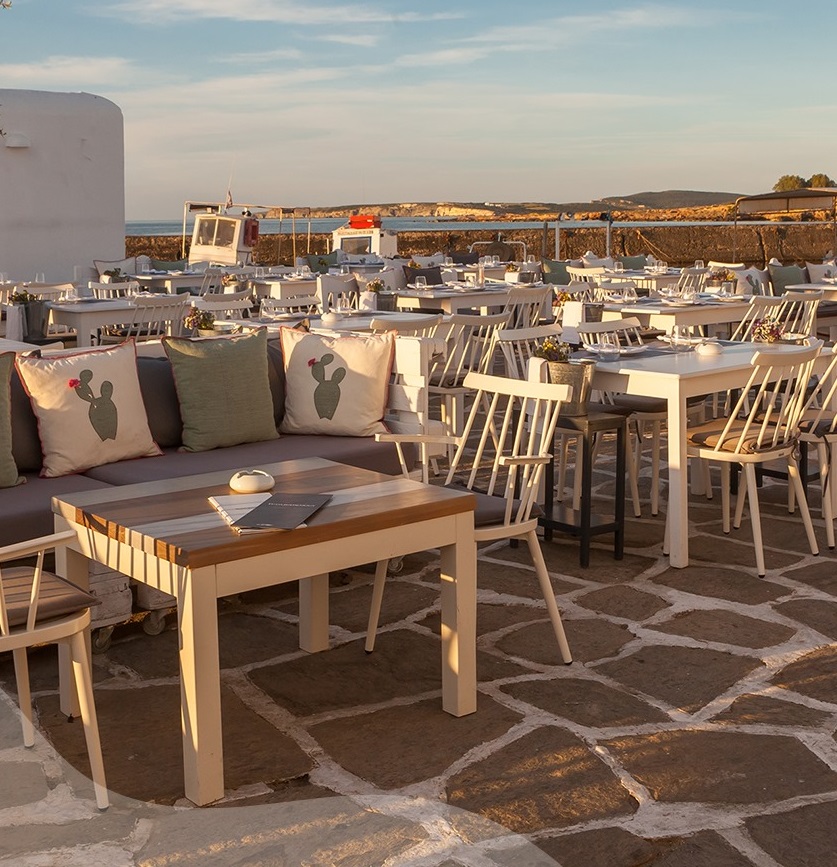10 Unmissable Bars in Paros' Naoussa Town