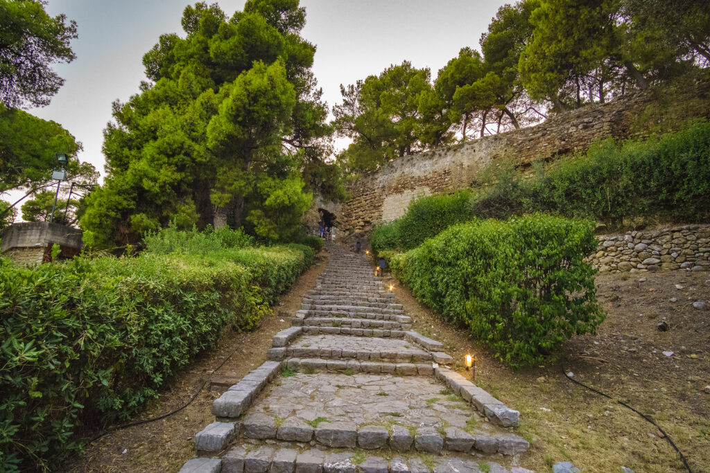 From Acropolis to Fortress: Discover Kalamata Castle| travel.gr