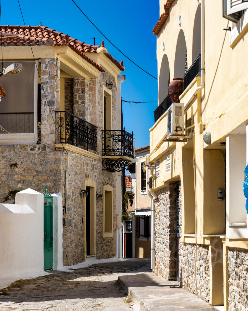 Ανακαλύπτοντας ιστορία και ομορφιές της Ερμιόνης | travel.gr