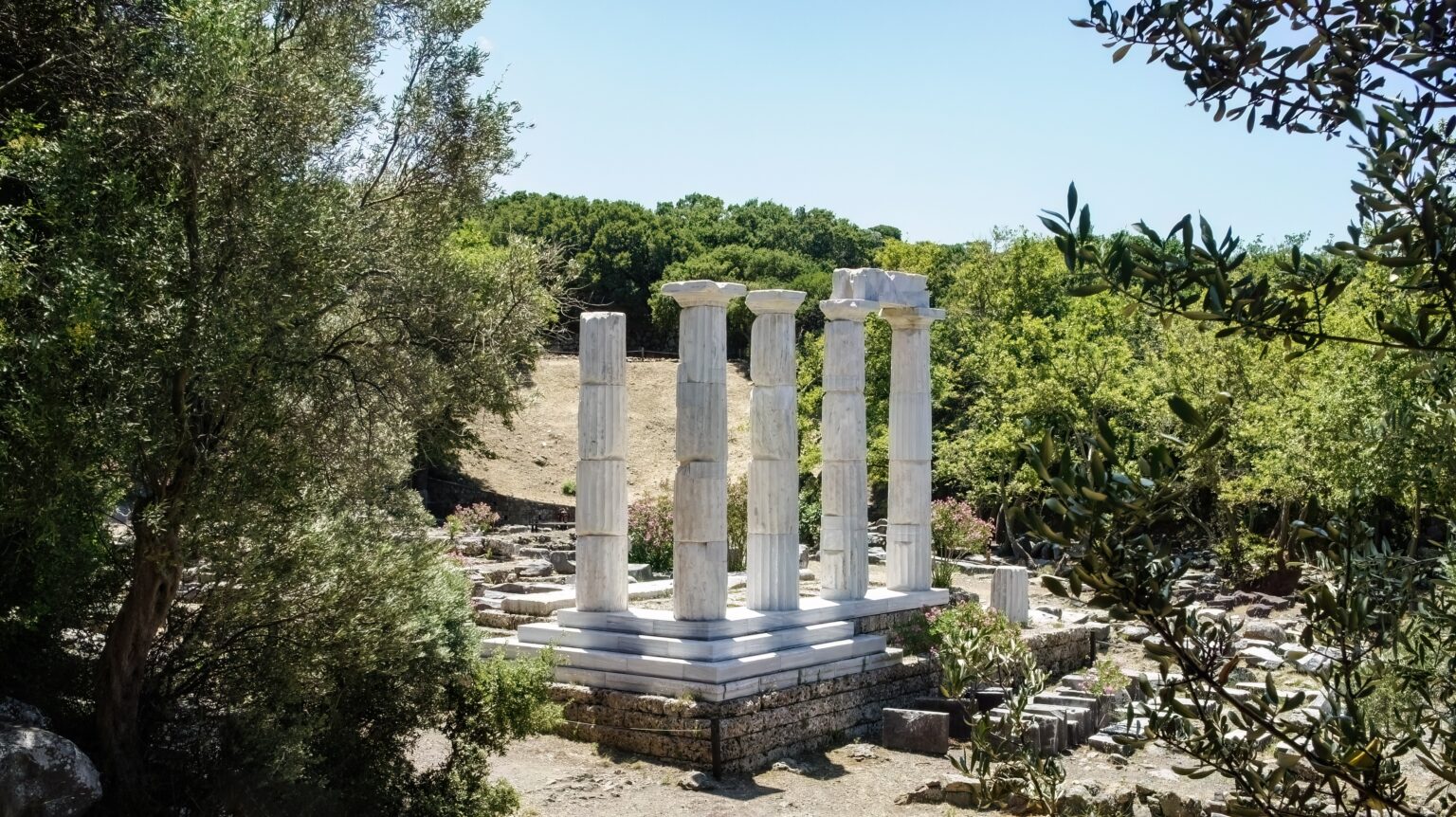 Μεγάλη Παναγία προορισμός Χαλκιδικής πλούσια νερά γεφύρι | travel.gr
